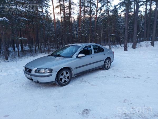 Volvo S60 2001 in Jelgava, with an engine capacity of 2.40 L and mileage of 224 thousand km for 2000 €, photo 7 on AUTOMOTO.COM.LV