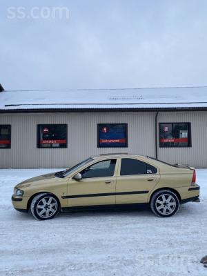 Volvo S60 2001 in Jekabpils, with an engine capacity of 2.40 L and mileage of 430 thousand km for 2000 €, photo 2 on AUTOMOTO.COM.LV