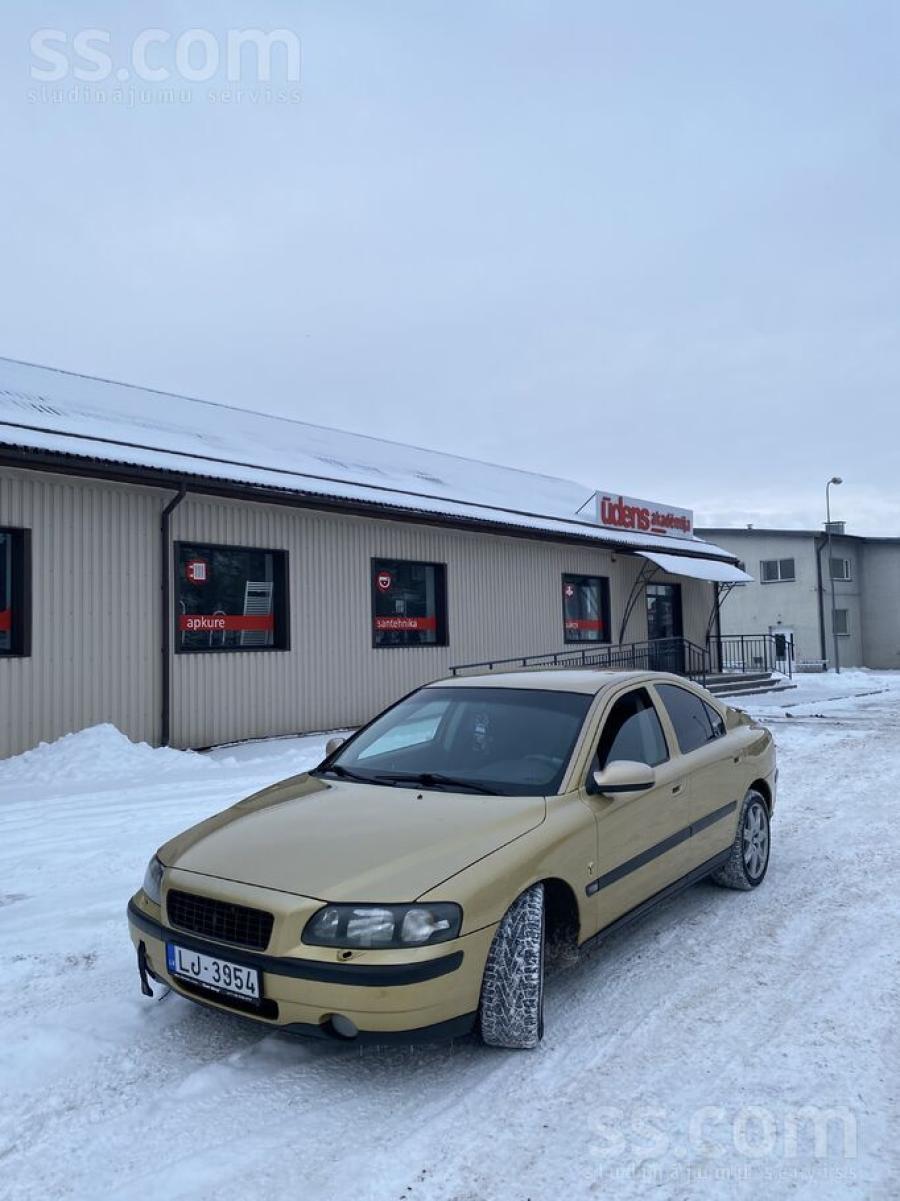 Volvo S60 2001 in Jekabpils, with an engine capacity of 2.40 L and mileage of 430 thousand km for 2000 €, photo 4 on AUTOMOTO.COM.LV