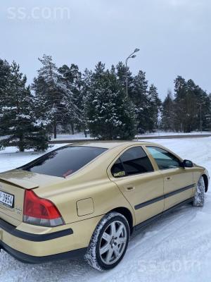 Volvo S60 2001 in Jekabpils, with an engine capacity of 2.40 L and mileage of 430 thousand km for 2000 €, photo 5 on AUTOMOTO.COM.LV