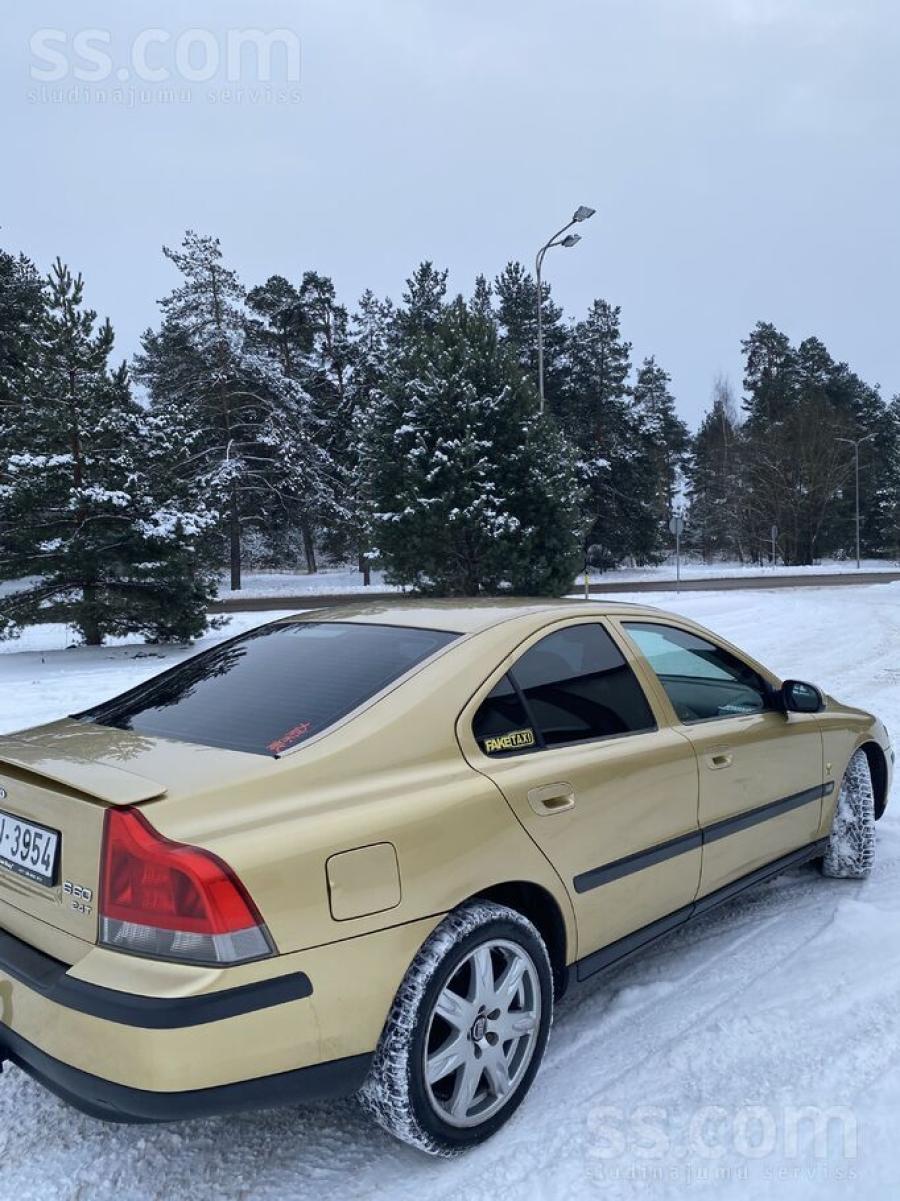 Volvo S60 2001 in Jekabpils, with an engine capacity of 2.40 L and mileage of 430 thousand km for 2000 €, photo 5 on AUTOMOTO.COM.LV