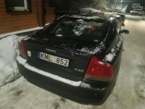 Volvo S60 2001 Alīta, ar dzinēja tilpumu 2.40 L un nobraukumu 319 tūkst. km par 550 €, foto 3 vietnē AUTOMOTO.COM.LV