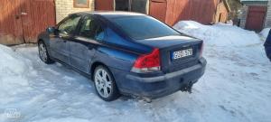 Volvo S60 2001 Raseiniai, ar dzinēja tilpumu 2.40 L un nobraukumu 318 tūkst. km par 490 €, foto 4 vietnē AUTOMOTO.COM.LV
