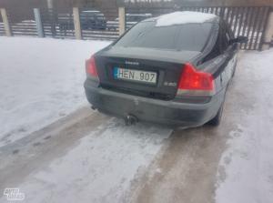 Volvo S60 2001 Viļņa, ar dzinēja tilpumu 2.40 L un nobraukumu 300 tūkst. km par 800 €, foto 5 vietnē AUTOMOTO.COM.LV