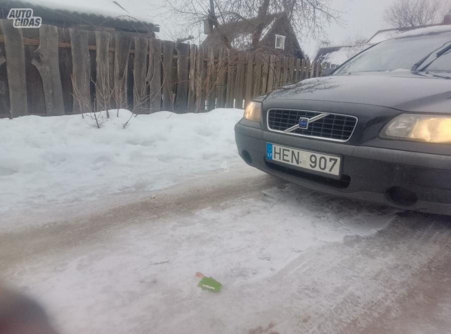 Volvo S60 2001 Viļņa, ar dzinēja tilpumu 2.40 L un nobraukumu 300 tūkst. km par 800 €, foto 10 vietnē AUTOMOTO.COM.LV
