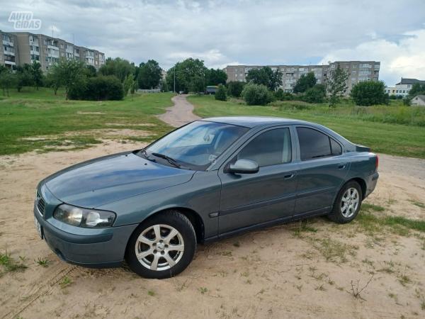 Volvo S60 2001 Viļņa, ar dzinēja tilpumu 2.40 L un nobraukumu 400 tūkst. km par 1150 €, foto 3 vietnē AUTOMOTO.COM.LV