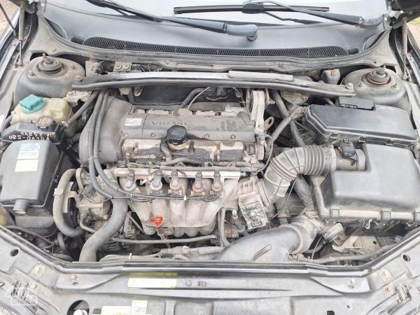 Volvo S60 2001 Šilalė, ar dzinēja tilpumu 2.40 L un nobraukumu 400 tūkst. km par 777 €, foto 6 vietnē AUTOMOTO.COM.LV
