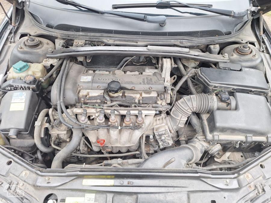 Volvo S60 2001 Šilalė, ar dzinēja tilpumu 2.40 L un nobraukumu 400 tūkst. km par 777 €, foto 7 vietnē AUTOMOTO.COM.LV