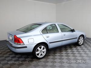 Volvo S60 2001 in Tallinn, with an engine capacity of 2.40 L and mileage of 358 thousand km for 999 €, photo 4 on AUTOMOTO.COM.LV