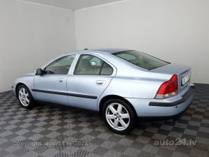 Volvo S60 2001 in Tallinn, with an engine capacity of 2.40 L and mileage of 358 thousand km for 999 €, photo 5 on AUTOMOTO.COM.LV