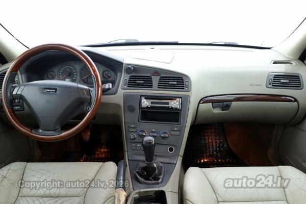 Вольво С60 2001 в Таллин, объемом двигателя 2.40 л и пробегом 358 тыс. км за 999 €, фото 5 на AUTOMOTO.COM.LV
