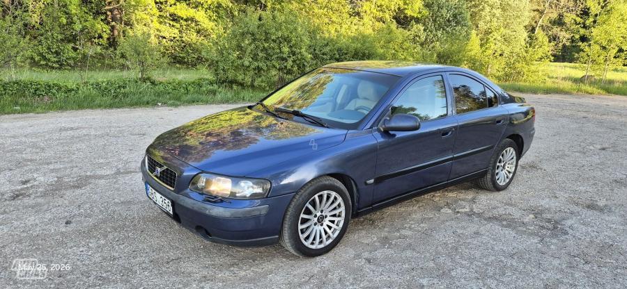 Volvo S60 2001 Viļņa, ar dzinēja tilpumu 2.40 L un nobraukumu 244 tūkst. km par 1650 €, foto 1 vietnē AUTOMOTO.COM.LV