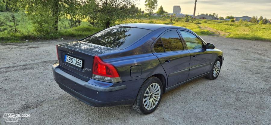 Volvo S60 2001 Viļņa, ar dzinēja tilpumu 2.40 L un nobraukumu 244 tūkst. km par 1650 €, foto 3 vietnē AUTOMOTO.COM.LV