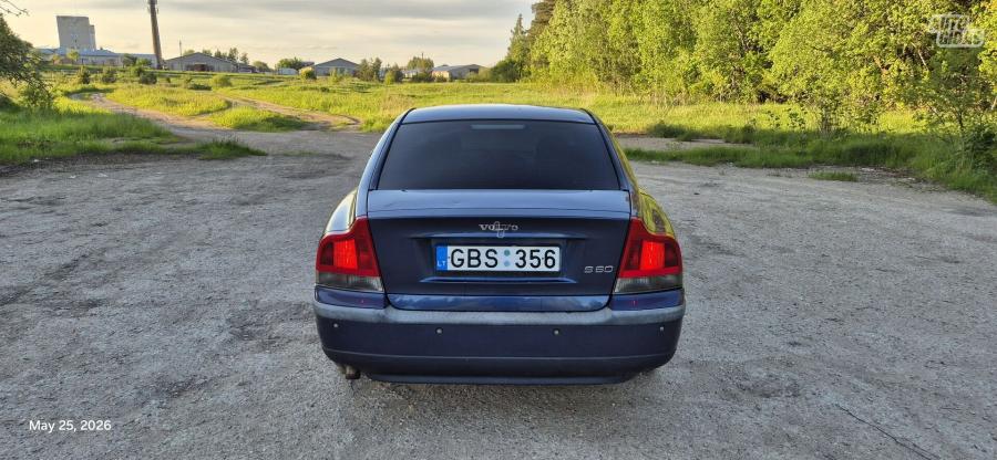 Volvo S60 2001 Viļņa, ar dzinēja tilpumu 2.40 L un nobraukumu 244 tūkst. km par 1650 €, foto 4 vietnē AUTOMOTO.COM.LV