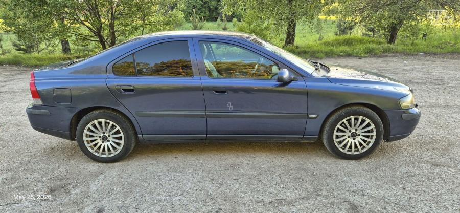Volvo S60 2001 Viļņa, ar dzinēja tilpumu 2.40 L un nobraukumu 244 tūkst. km par 1650 €, foto 8 vietnē AUTOMOTO.COM.LV
