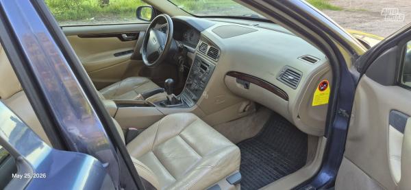Вольво С60 2001 в Вильнюс, объемом двигателя 2.40 л и пробегом 244 тыс. км за 1650 €, фото 8 на AUTOMOTO.COM.LV