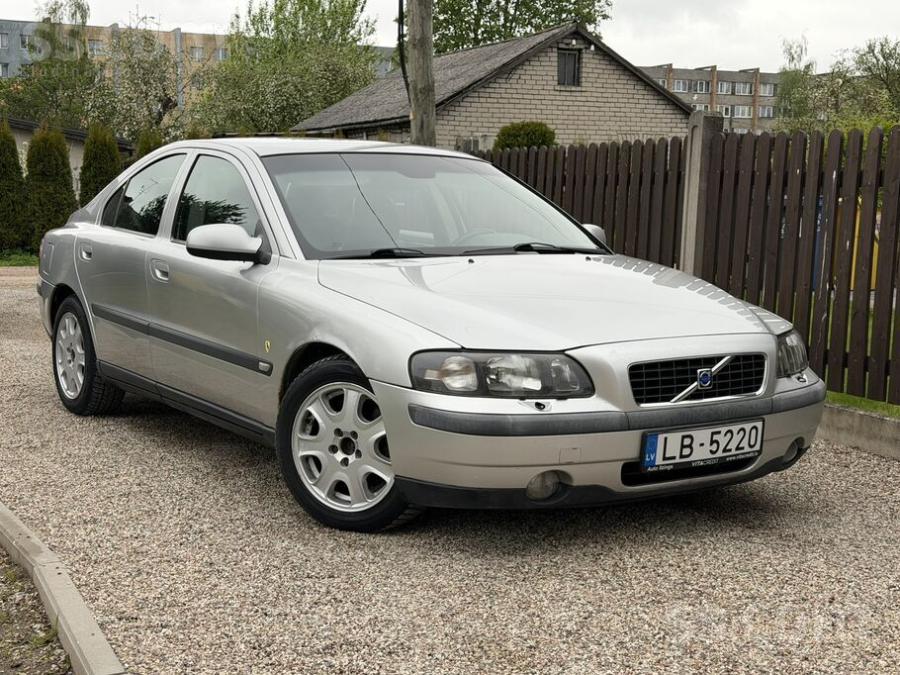 Volvo S60 2001 in Jelgava, with an engine capacity of 2.40 L and mileage of 330 thousand km for 1850 €, photo 1 on AUTOMOTO.COM.LV