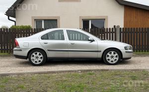 Volvo S60 2001 in Jelgava, with an engine capacity of 2.40 L and mileage of 330 thousand km for 1850 €, photo 5 on AUTOMOTO.COM.LV