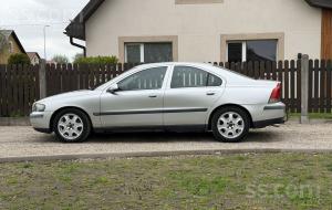 Volvo S60 2001 in Jelgava, with an engine capacity of 2.40 L and mileage of 330 thousand km for 1850 €, photo 6 on AUTOMOTO.COM.LV