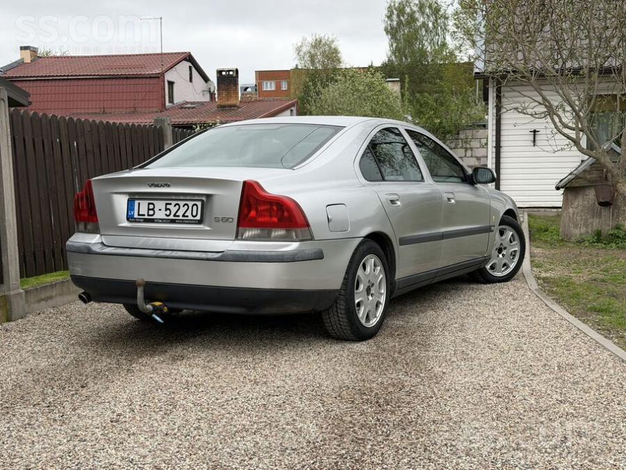 Volvo S60 2001 in Jelgava, with an engine capacity of 2.40 L and mileage of 330 thousand km for 1850 €, photo 7 on AUTOMOTO.COM.LV
