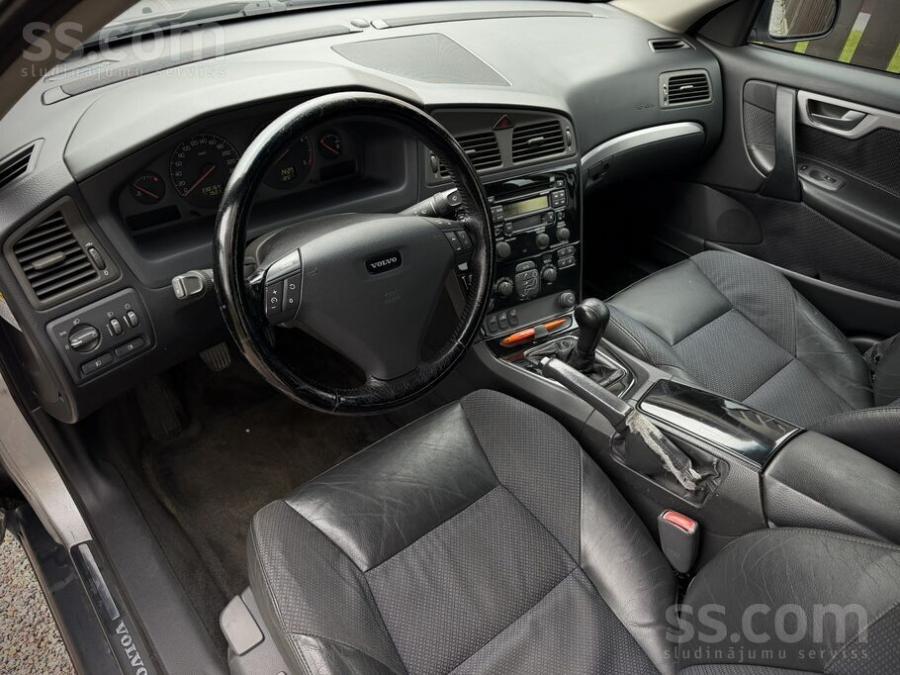Volvo S60 2001 in Jelgava, with an engine capacity of 2.40 L and mileage of 330 thousand km for 1850 €, photo 11 on AUTOMOTO.COM.LV