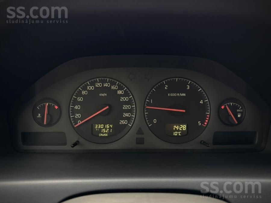 Volvo S60 2001 in Jelgava, with an engine capacity of 2.40 L and mileage of 330 thousand km for 1850 €, photo 14 on AUTOMOTO.COM.LV