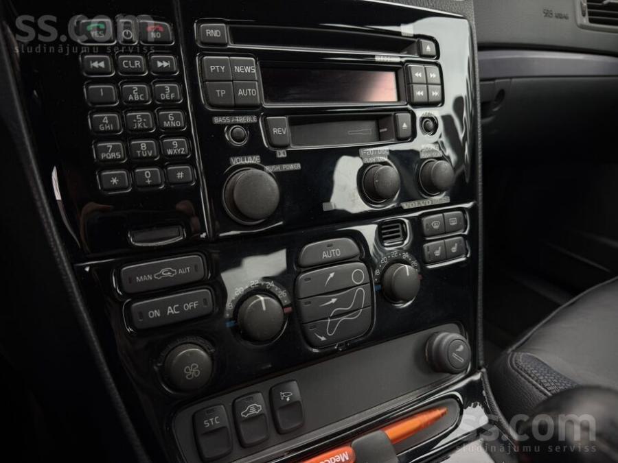 Volvo S60 2001 in Jelgava, with an engine capacity of 2.40 L and mileage of 330 thousand km for 1850 €, photo 16 on AUTOMOTO.COM.LV