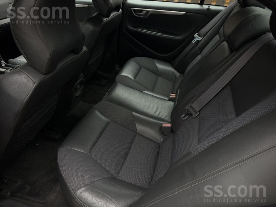 Volvo S60 2001 in Jelgava, with an engine capacity of 2.40 L and mileage of 330 thousand km for 1850 €, photo 17 on AUTOMOTO.COM.LV