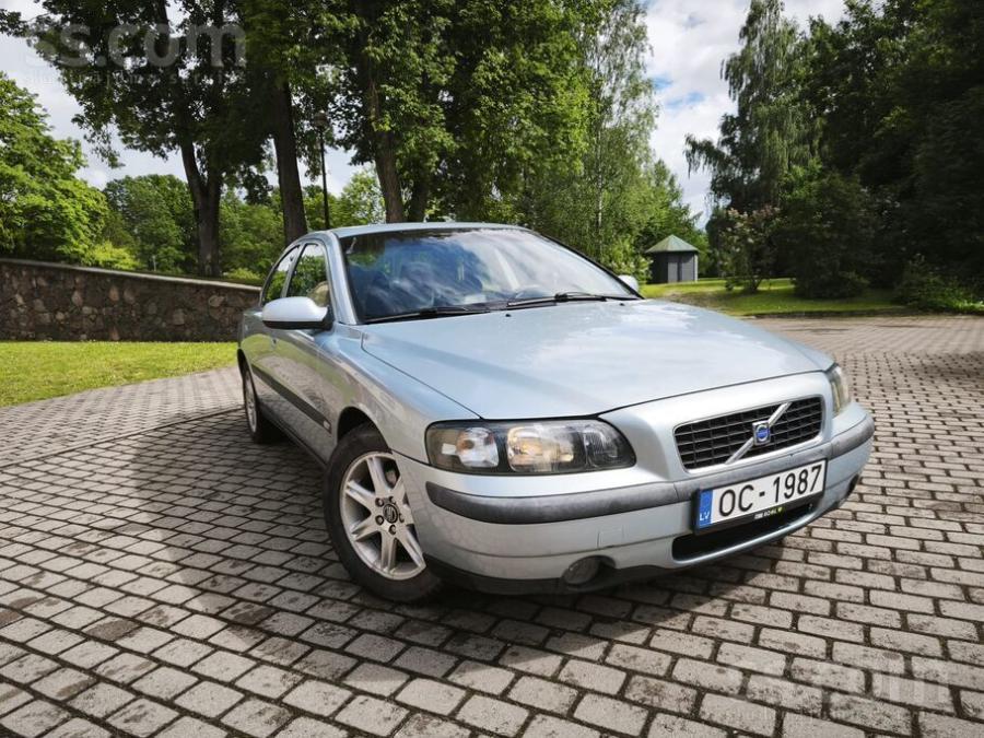 Volvo S60 2001 in Balvi, with an engine capacity of 2.40 L and mileage of 373 thousand km for 1100 €, photo 1 on AUTOMOTO.COM.LV