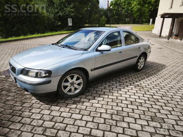 Вольво С60 2001 в Балви, объемом двигателя 2.40 л и пробегом 373 тыс. км за 1100 €, фото 2 на AUTOMOTO.COM.LV
