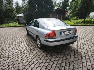 Volvo S60 2001 in Balvi, with an engine capacity of 2.40 L and mileage of 373 thousand km for 1100 €, photo 5 on AUTOMOTO.COM.LV