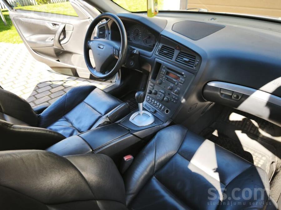 Volvo S60 2001 in Balvi, with an engine capacity of 2.40 L and mileage of 373 thousand km for 1100 €, photo 6 on AUTOMOTO.COM.LV
