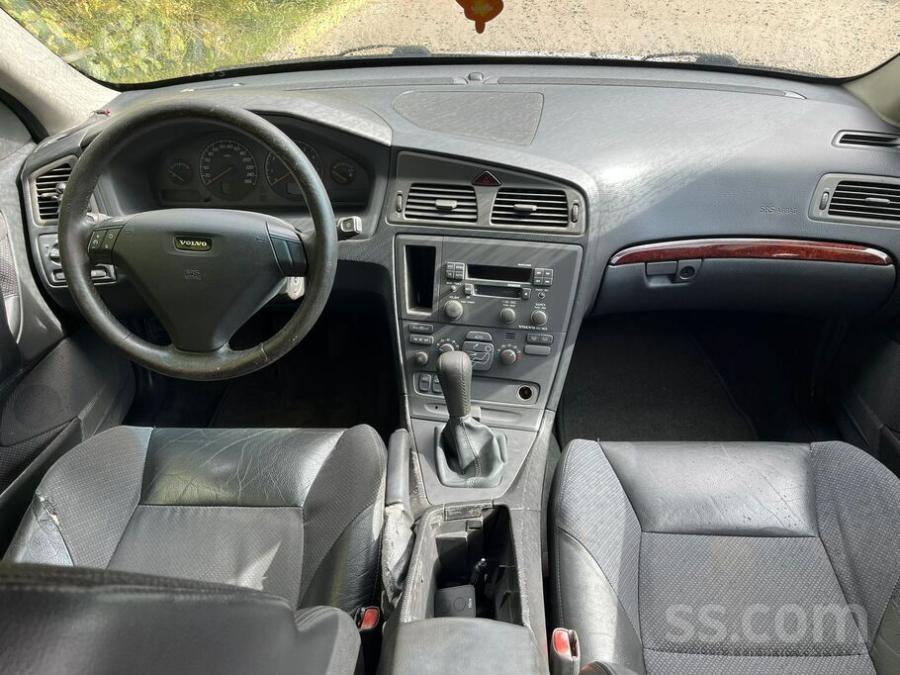 Вольво С60 2001 в Рига, объемом двигателя 2.40 л и пробегом 308 тыс. км за 1600 €, фото 9 на AUTOMOTO.COM.LV