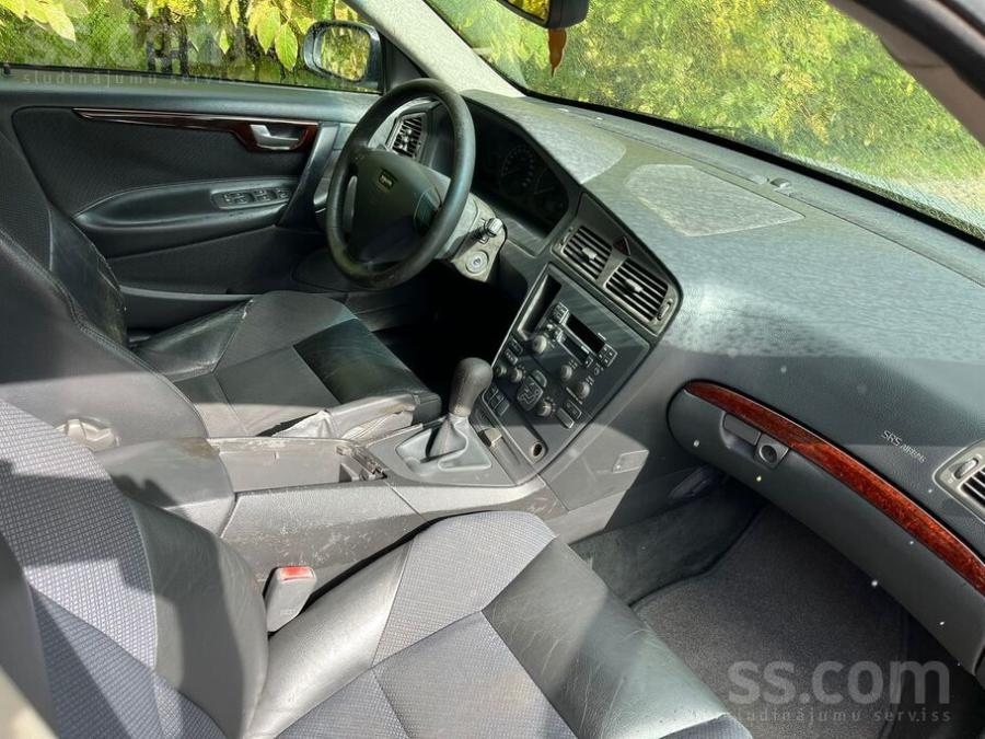 Вольво С60 2001 в Рига, объемом двигателя 2.40 л и пробегом 308 тыс. км за 1600 €, фото 10 на AUTOMOTO.COM.LV
