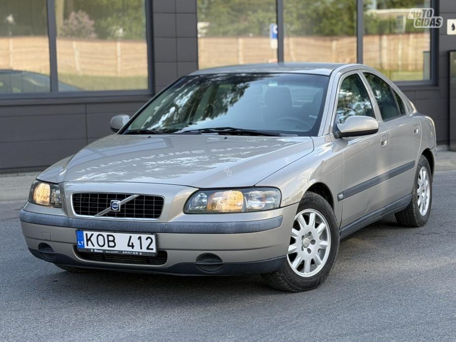 Volvo S60 2001 Utena, ar dzinēja tilpumu 2.40 L un nobraukumu 208 tūkst. km par 1350 €, foto 1 vietnē AUTOMOTO.COM.LV
