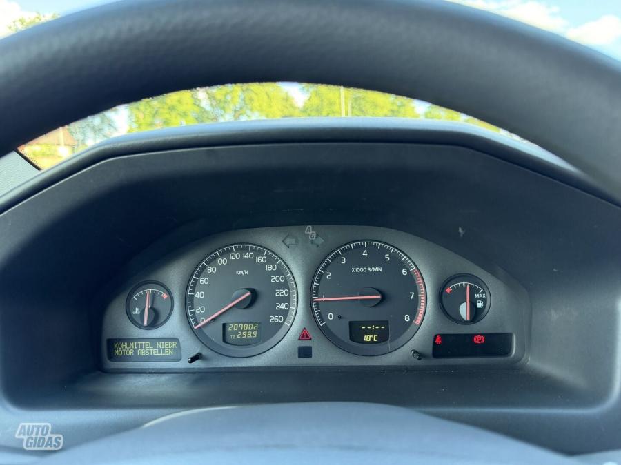 Volvo S60 2001 Utena, ar dzinēja tilpumu 2.40 L un nobraukumu 208 tūkst. km par 1350 €, foto 13 vietnē AUTOMOTO.COM.LV