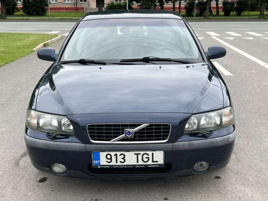 Volvo S60 2001 in Narva, with an engine capacity of 2.40 L and mileage of 301 thousand km for 799 €, photo 4 on AUTOMOTO.COM.LV