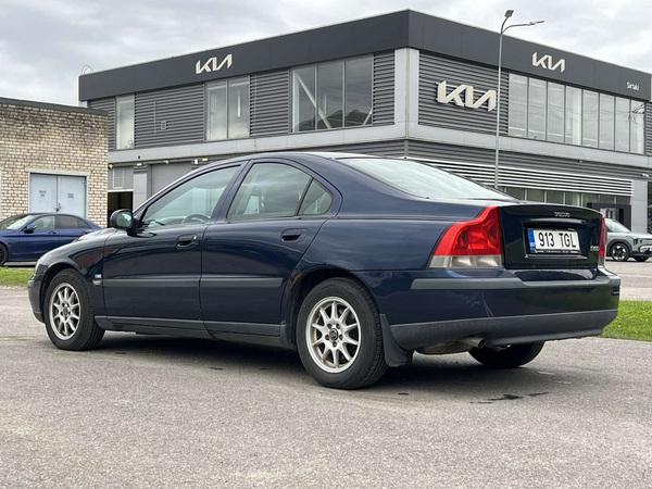 Volvo S60 2001 in Narva, with an engine capacity of 2.40 L and mileage of 301 thousand km for 799 €, photo 6 on AUTOMOTO.COM.LV