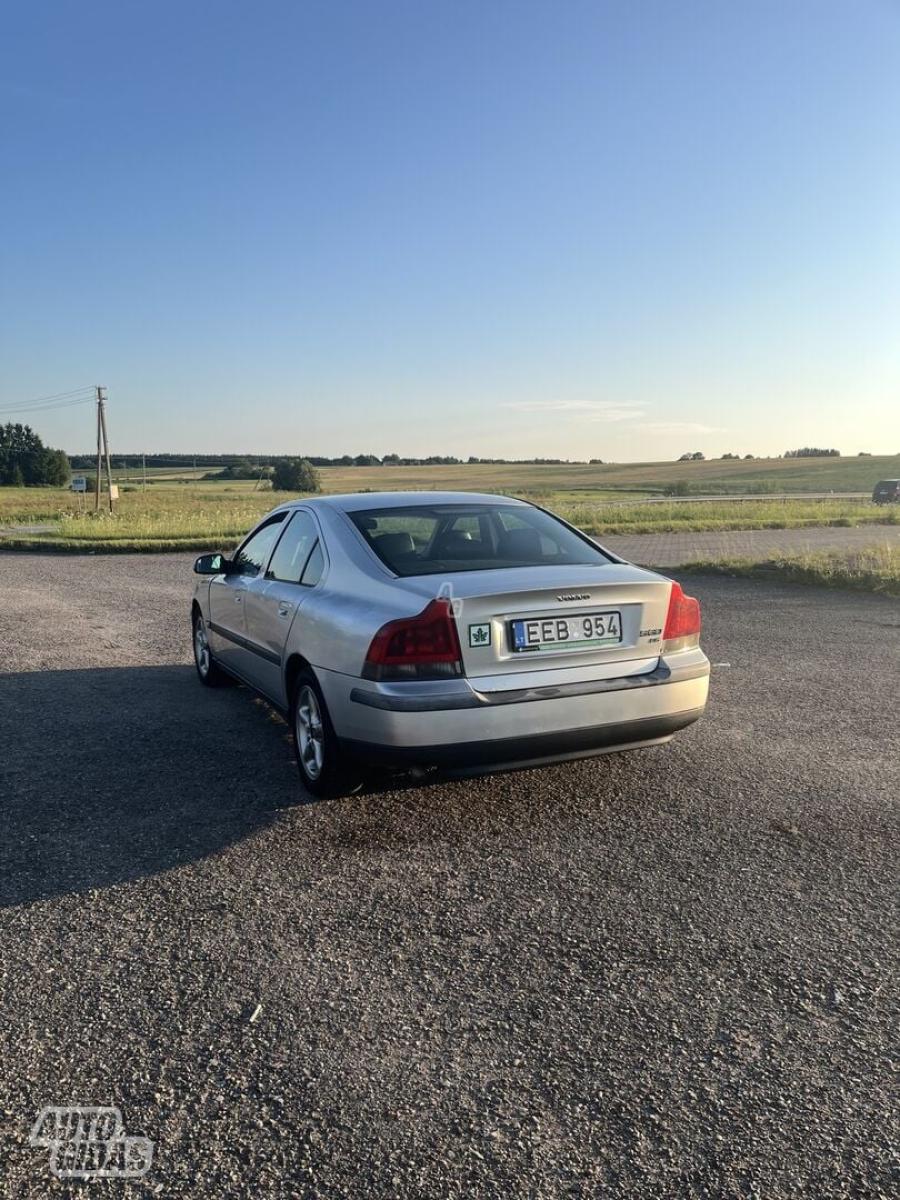 Volvo S60 2001 in Kretinga, with an engine capacity of 2.40 L and mileage of 373 thousand km for 1550 €, photo 5 on AUTOMOTO.COM.LV