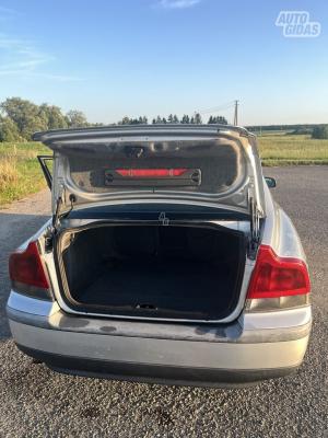 Volvo S60 2001 in Kretinga, with an engine capacity of 2.40 L and mileage of 373 thousand km for 1550 €, photo 6 on AUTOMOTO.COM.LV