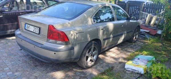 Volvo S60 2001 Jūrmala, ar dzinēja tilpumu 2.40 L un nobraukumu 486 tūkst. km par 760 €, foto 5 vietnē AUTOMOTO.COM.LV