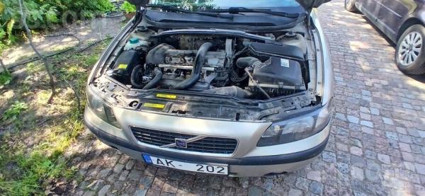 Volvo S60 2001 Jūrmala, ar dzinēja tilpumu 2.40 L un nobraukumu 486 tūkst. km par 760 €, foto 8 vietnē AUTOMOTO.COM.LV
