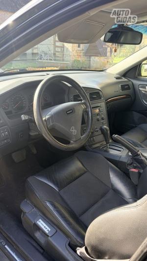 Volvo S60 2001 in Siauliai, with an engine capacity of 2.40 L and mileage of 256 thousand km for 1200 €, photo 6 on AUTOMOTO.COM.LV
