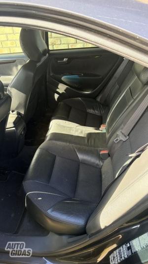 Volvo S60 2001 in Siauliai, with an engine capacity of 2.40 L and mileage of 256 thousand km for 1200 €, photo 7 on AUTOMOTO.COM.LV