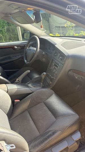 Volvo S60 2001 in Siauliai, with an engine capacity of 2.40 L and mileage of 256 thousand km for 1200 €, photo 12 on AUTOMOTO.COM.LV