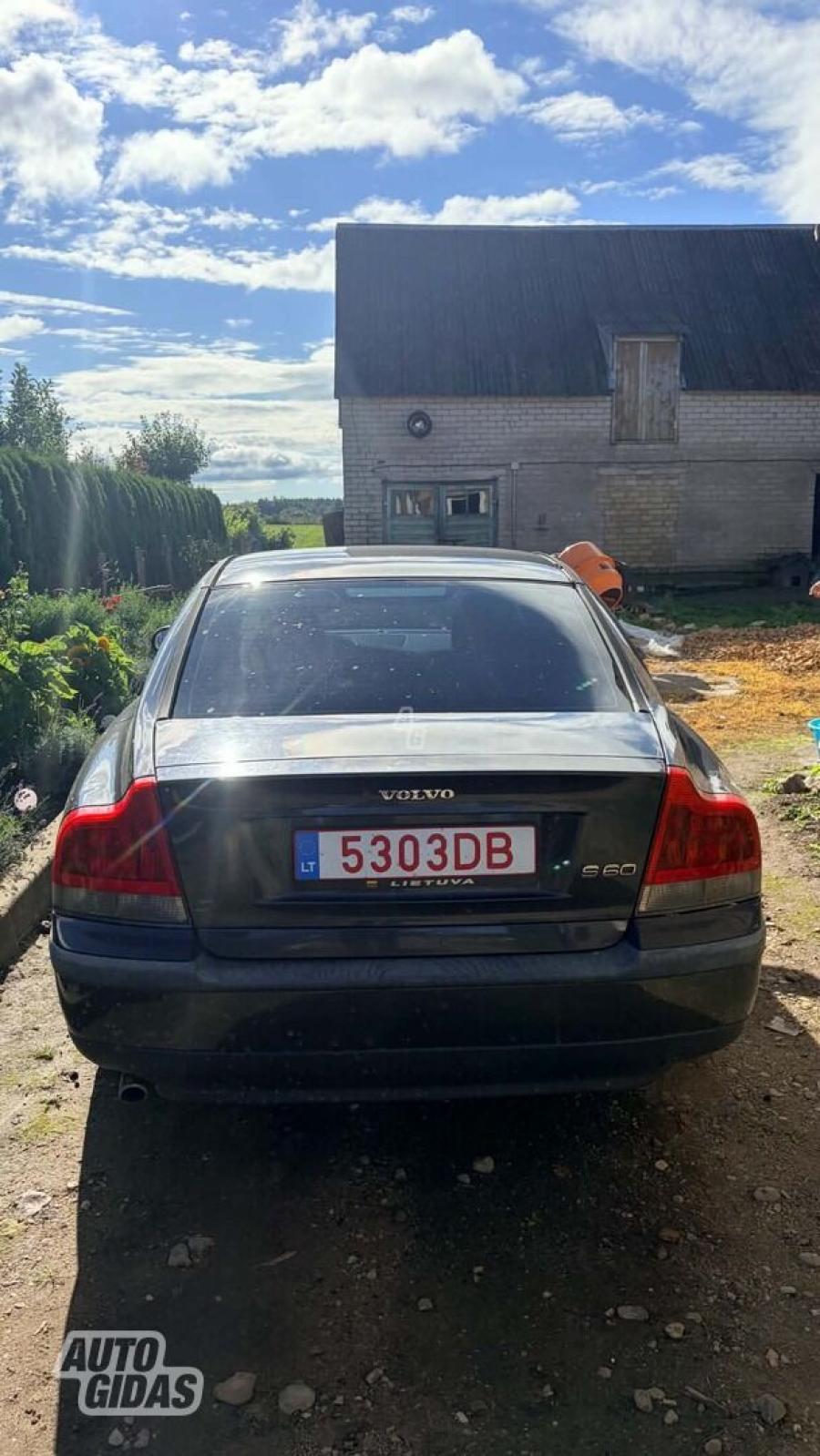 Volvo S60 2001 in Siauliai, with an engine capacity of 2.40 L and mileage of 256 thousand km for 1200 €, photo 13 on AUTOMOTO.COM.LV