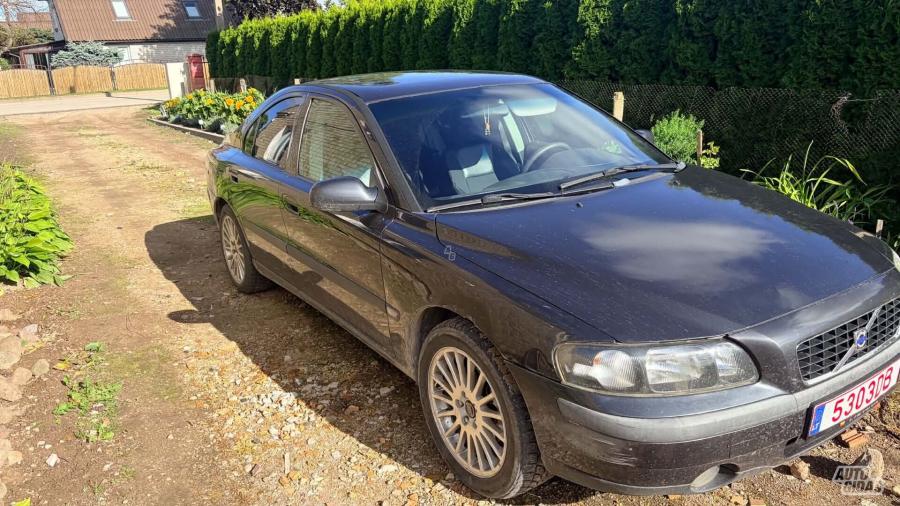 Volvo S60 2001 in Siauliai, with an engine capacity of 2.40 L and mileage of 256 thousand km for 1200 €, photo 16 on AUTOMOTO.COM.LV