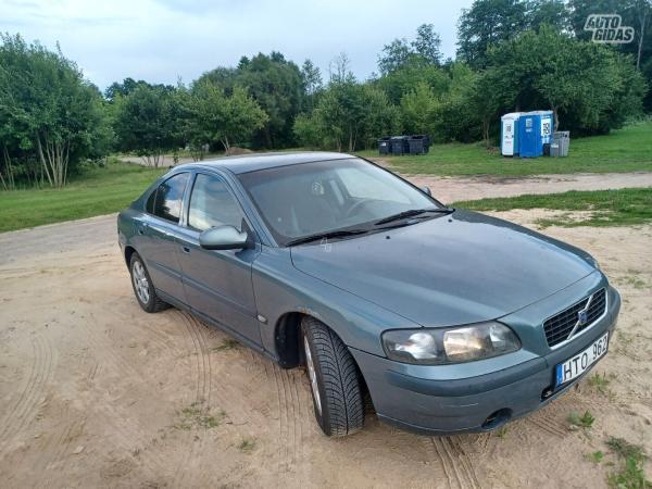 Вольво С60 2001 в Вильнюс, объемом двигателя 2.40 л и пробегом 400 тыс. км за 1100 €, фото 4 на AUTOMOTO.COM.LV