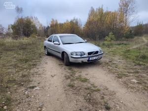 Вольво С60 2001 в Вильнюс, объемом двигателя 2.40 л и пробегом 290 тыс. км за 560 €, фото  на AUTOMOTO.COM.LV