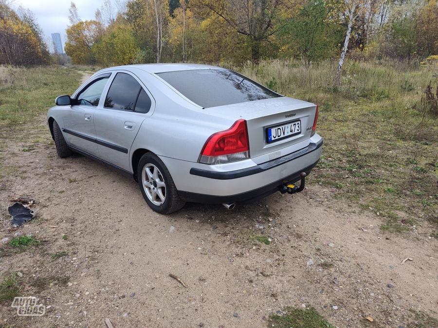 Вольво С60 2001 в Вильнюс, объемом двигателя 2.40 л и пробегом 290 тыс. км за 560 €, фото 4 на AUTOMOTO.COM.LV